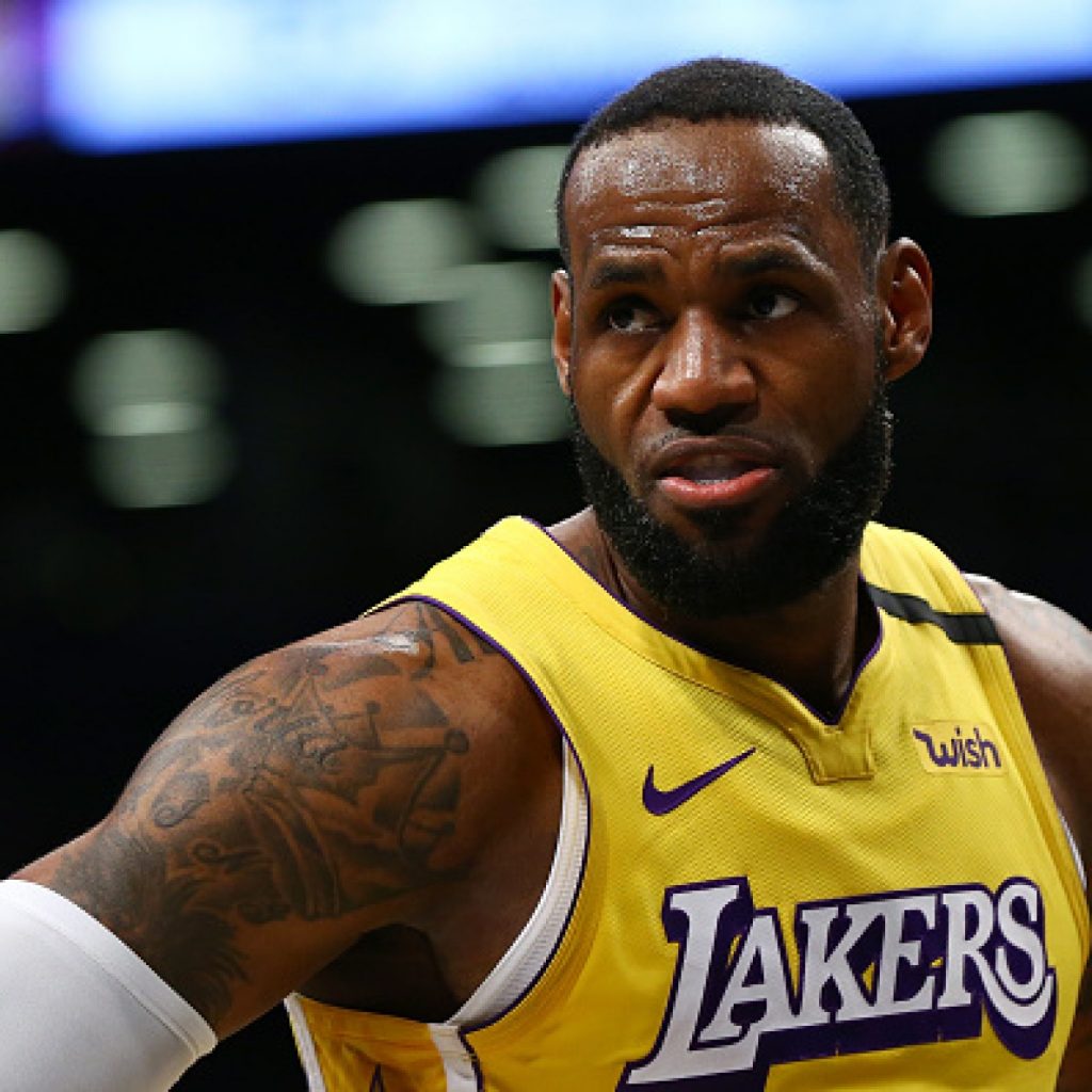 Lebron has Magic Johnson Vision. Insane pass | Sports Blog it